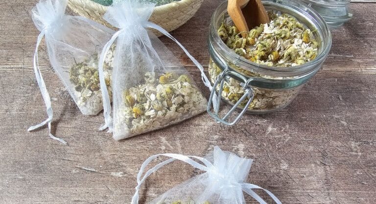 Simple DIY Oatmeal Bath: A Step by Step Guide to Soft Skin